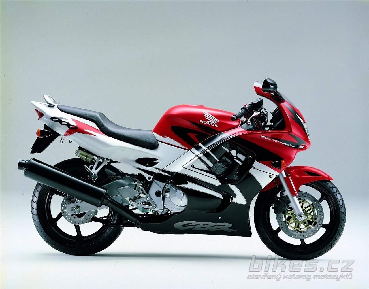 Honda CBR 600 F - 1997 - technické parametry, názory motorkářů, servisní manuály