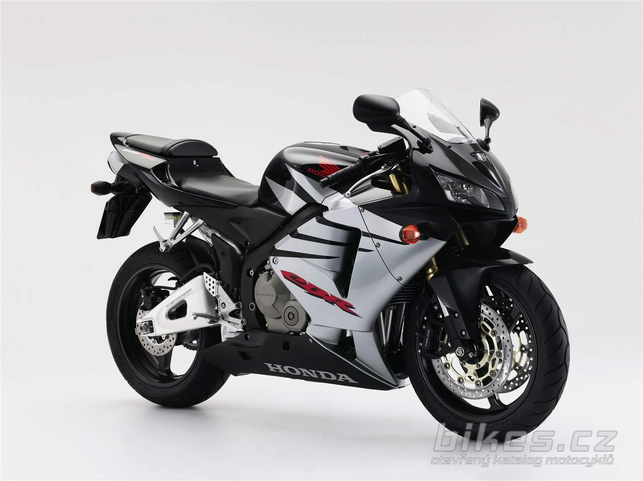 Honda CBR600RR - 2006 - technické parametry, názory motorkářů, servisní ...