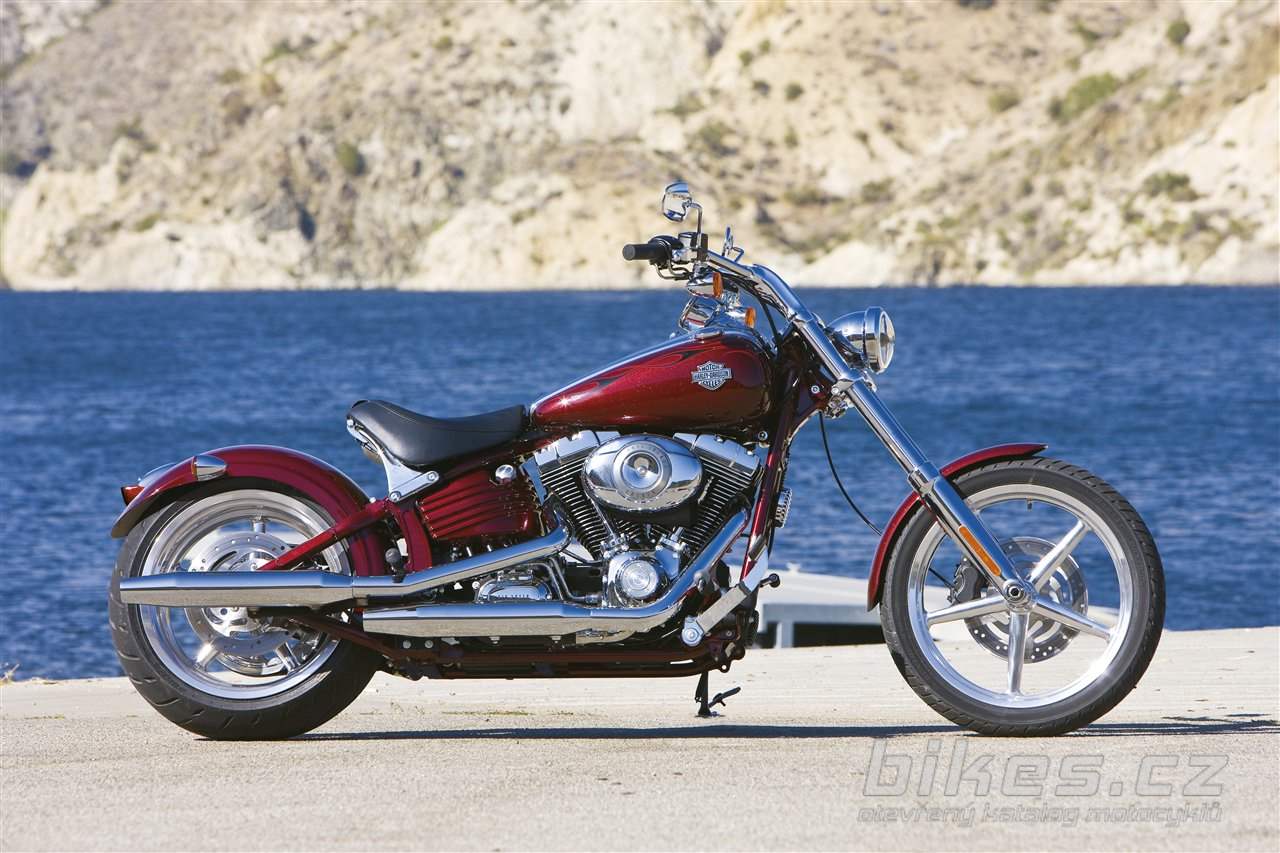 Harley-Davidson FXCWC Softail Rocker C - 2008 - technické parametry ...